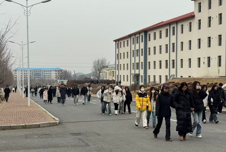 园艺学院学生党支部开展“爱国·运动·健康·拼搏”“一二·九”爱国主义教育徒步走活动-辽宁职业学院